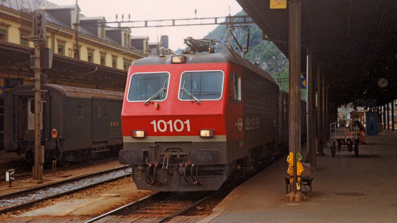 SBB CFF FFS Locomotives séries Re 4/4 III , Re 430, Re 4/4 IV